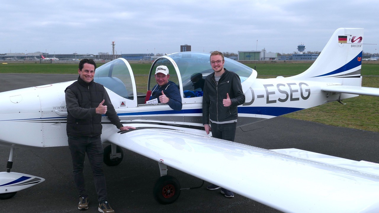 Erster Alleinflug C42 | Luftfahrtvereinigung Greven e.V.